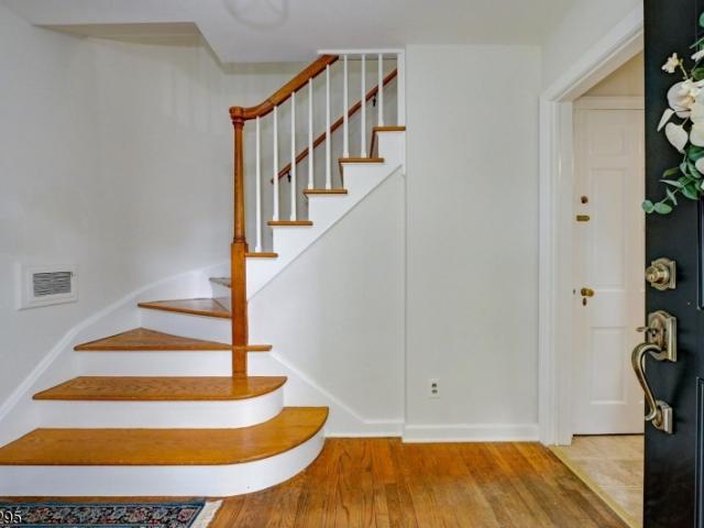 328 Plymouth Rd