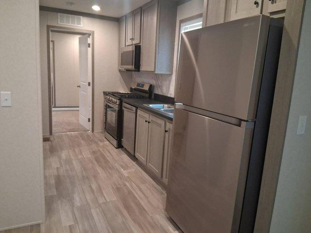 328 W 53rd St Trlr 10, Anderson, IN 46013