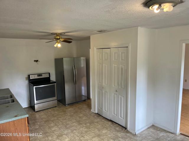 328 W Progress Road