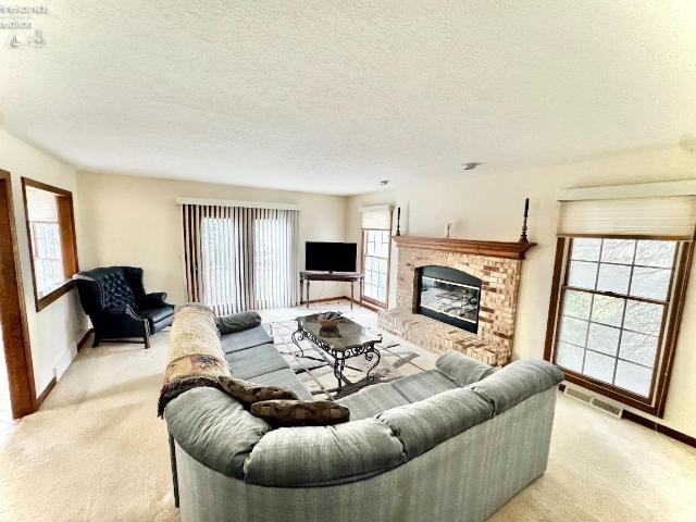 328 Windsor