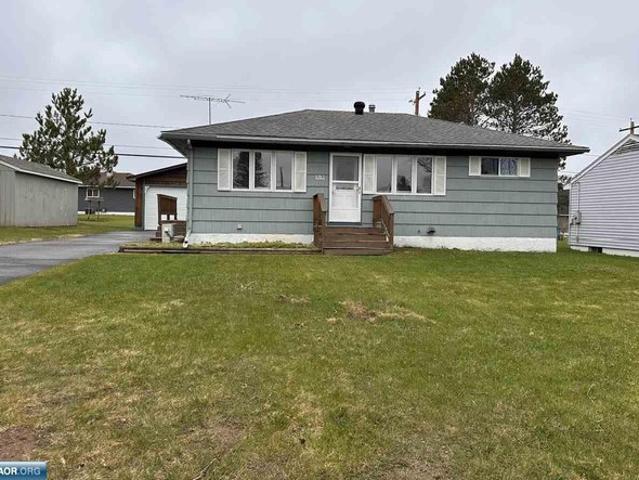 328 Wyandotte Rd, Hoyt Lakes, MN 55750