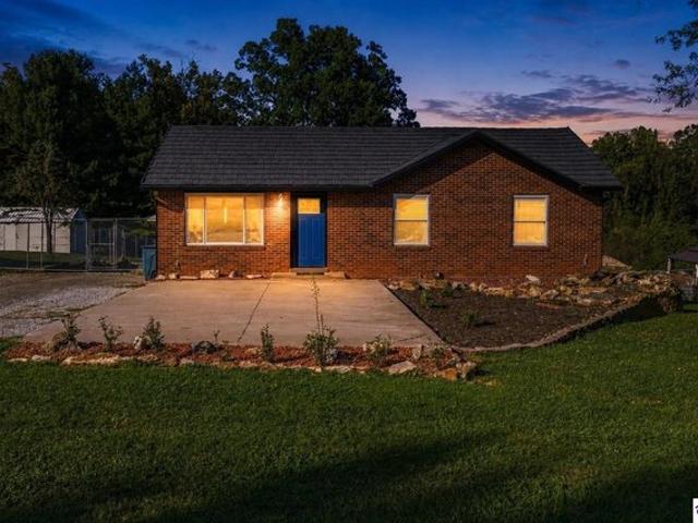 328 Valley View Dr, Radcliff, KY 40160