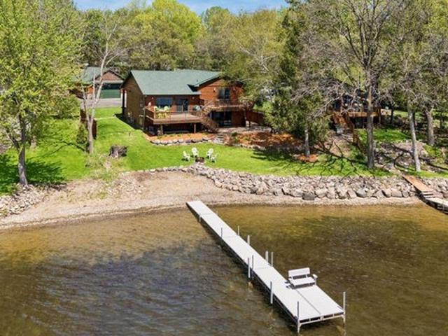 32940 Nueman Trl, Lindstrom, MN 55045