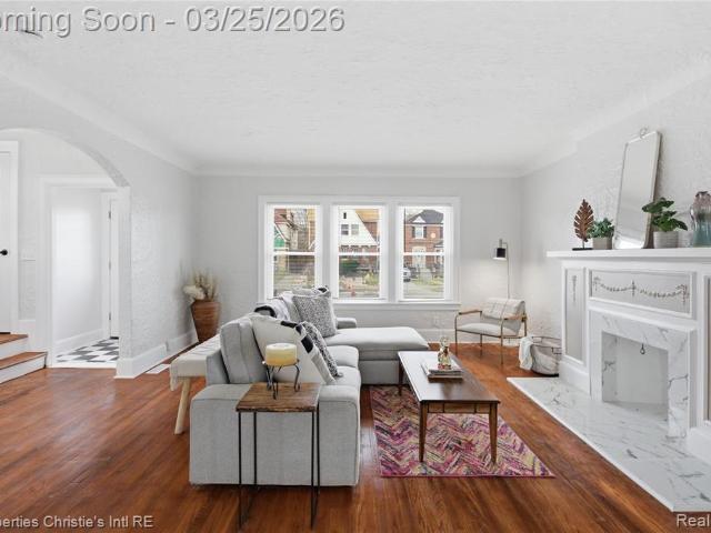 3294 Glendale Street