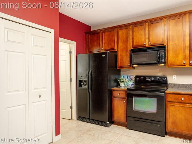 32952 Brookside Circle
