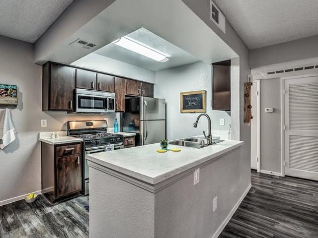 3295 Casey Dr, Las Vegas, NV 89120