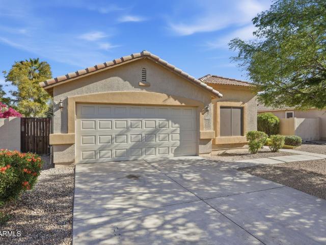 3296 E Warbler Rd, Gilbert, AZ 85297 | MLS #6998 | Compass