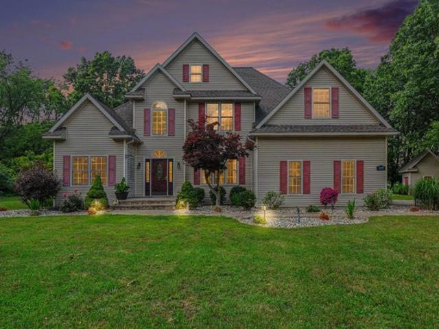 3297 W Front St, Buchanan, MI 49107
