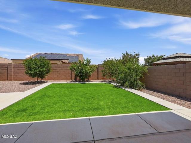 32983 S Expedition Ct, Red Rock, AZ 85145