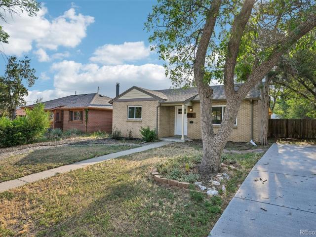 3290 Magnolia Street