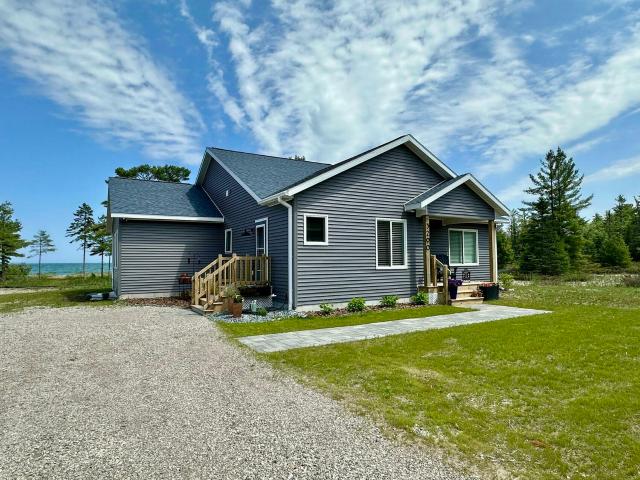 3290 Edgewater Drive, Cheboygan, US, MI