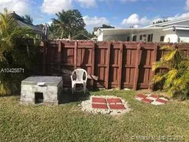 32914058 3450 SW 69th Ave #1