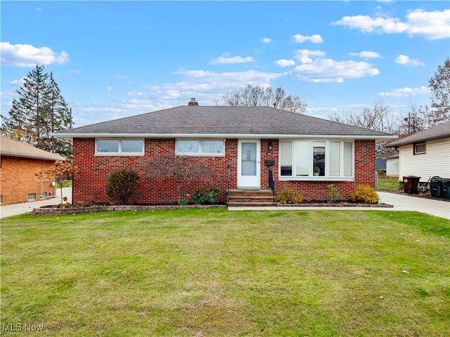 3291 Jeanne Dr, Parma, OH 44134