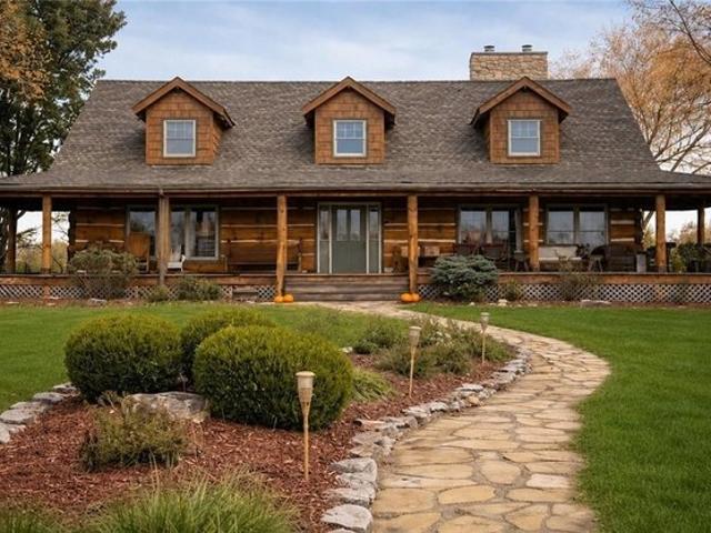 32921 S Ridgeview Farm Rd, Drexel, MO 64742