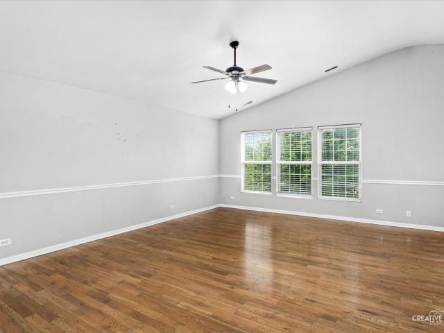 3292 Bromley Lane