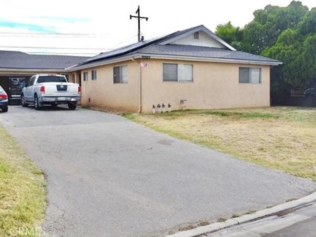 3292 Debbie Ln, Riverside, CA 92501