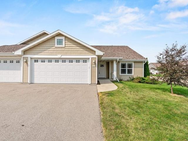 3292 Elk Ridge Dr, Oshkosh, WI 54904