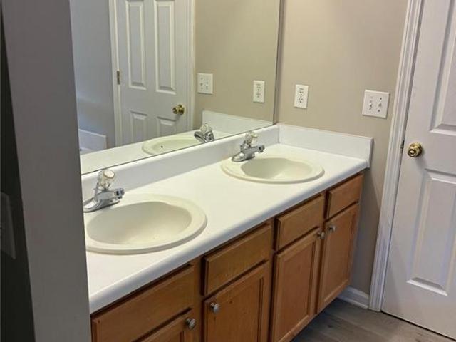 3292 Shady Valley Court