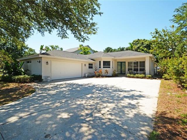 3293 Mallard Dr, Safety Harbor, FL 34695