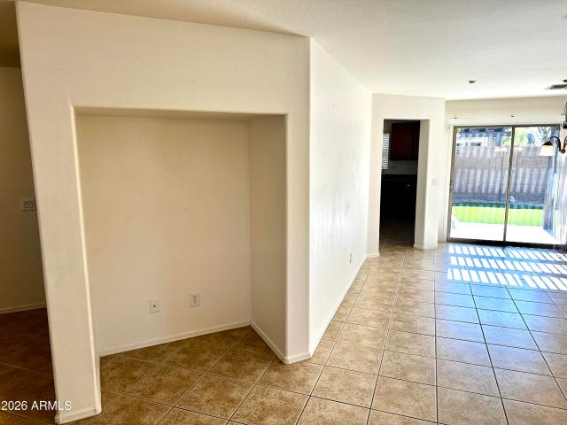 3293 e loma vista street