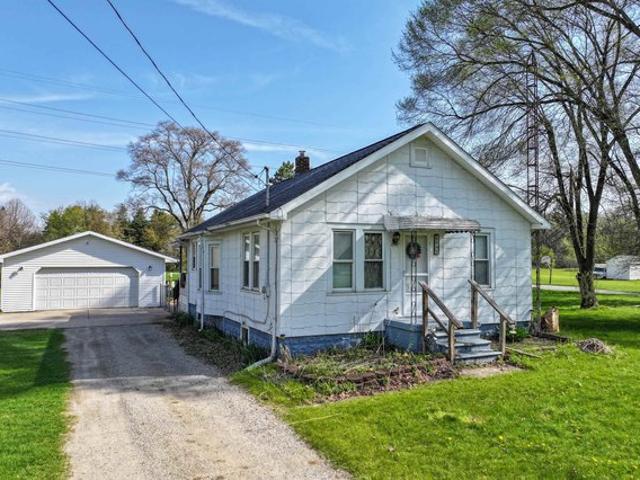 3293 E Pierson Rd, Flint, MI 48506