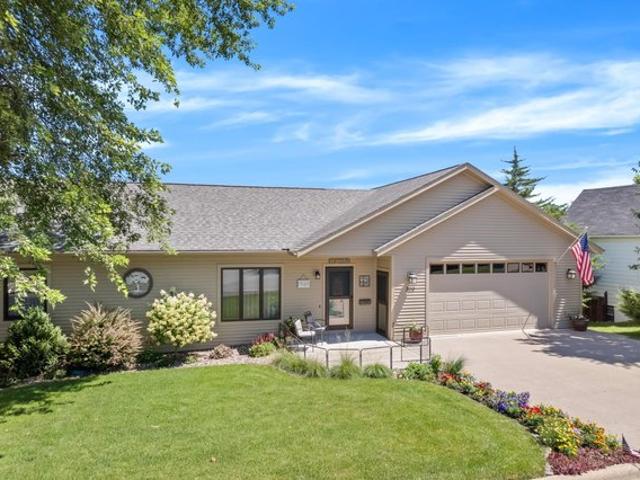 329 2nd St E, Wabasha, MN 55981