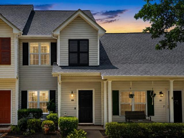 329 Commons Dr, Holly Springs, NC 27540