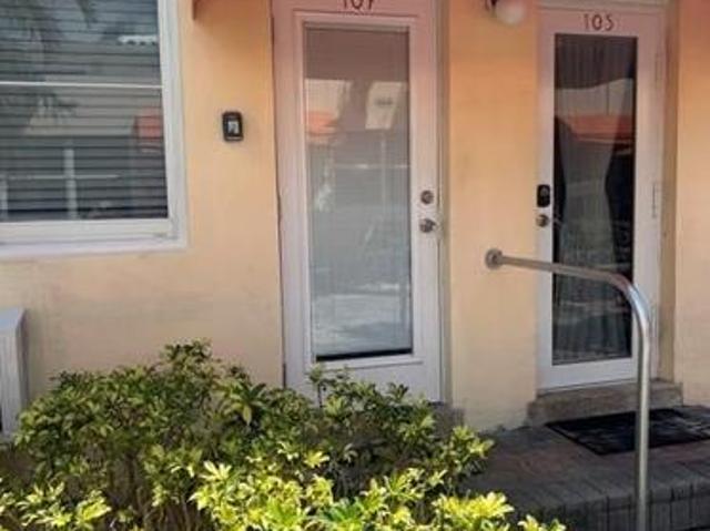 329 Connecticut St #107, Hollywood, FL 33019
