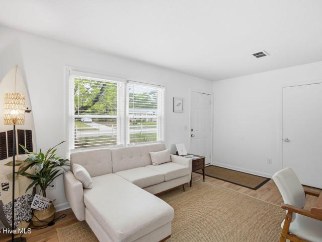 329 Cathay Road