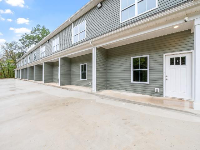 329 Cedar Ct, Unit B, Clarksville, TN 37042 | MLS #3079 | Compass