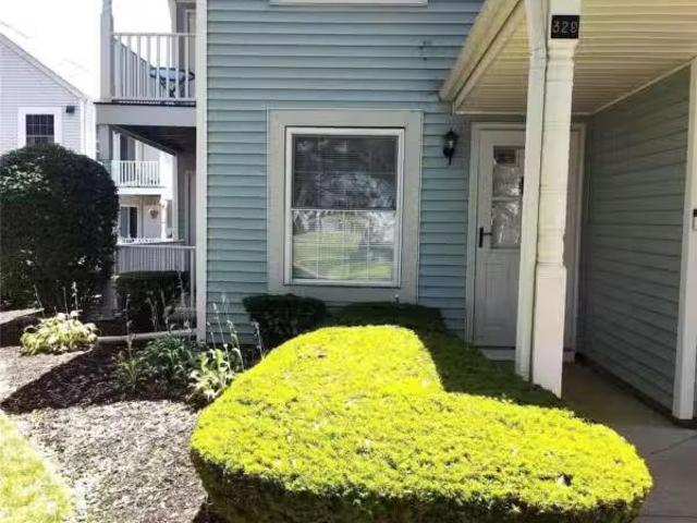 329 ARTIST LAKE DR # 329, MIDDLE ISLAND, NY 11953 Condo/Townho.