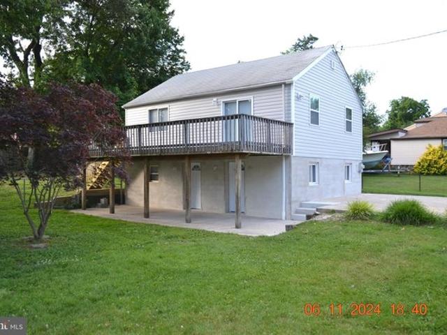 329 Bar Harbor Rd, Pasadena, MD 21122