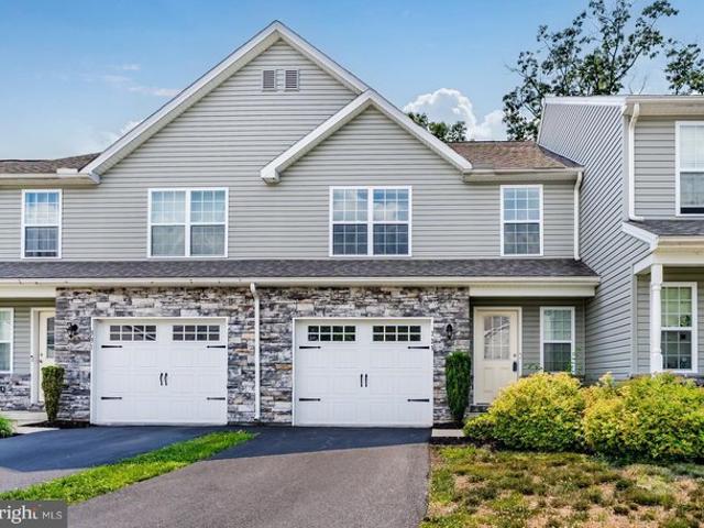 329 Briar Ridge Cir, Enola, PA 17025