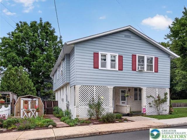 329 Delong Ave, Emmaus, PA 18049