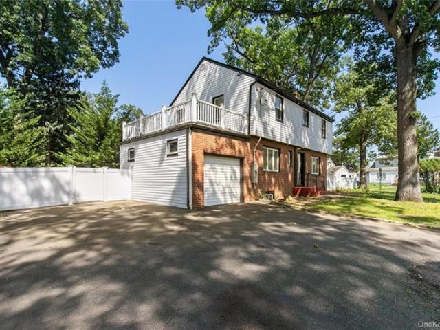 329 E Euclid St, Valley Stream, NY 11580
