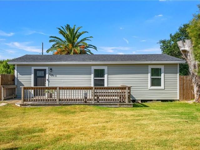329 E Lakeside and 326 Picture Dr, Corpus Christi, TX 78418