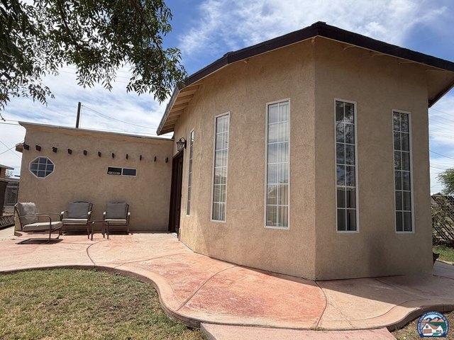 329 E State St, El Centro, CA 92243