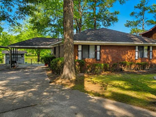 329 Edgewater Dr, Macon, GA 31220