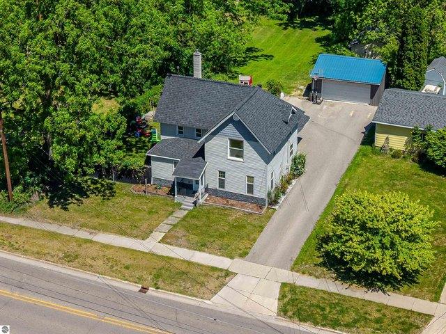 329 Ely St, Alma, MI 48801