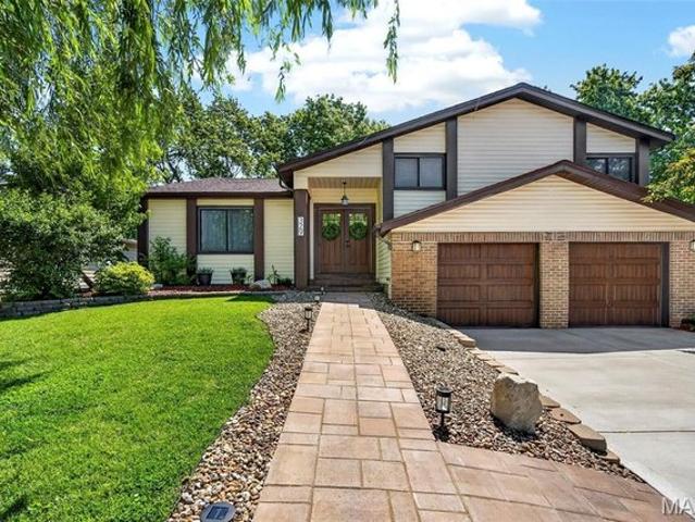 329 Kimberly Ln, Saint Peters, MO 63376