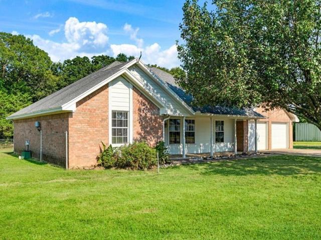 329 Helena Dr, Powderly, TX 75473