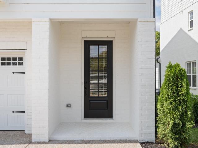 329 Old Shackle Island Rd, Hendersonville, TN 37075 | MLS #3155 | Compass
