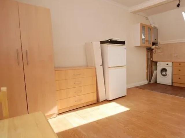 329 Ordnance Road, Enfield Lock, London, EN3 6HE, United Kingdom | Studio apartment for rent #140398584 | Rentberry