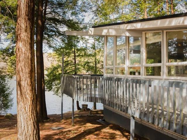 329 Lovejoy Shores Dr, Fayette, ME 04349