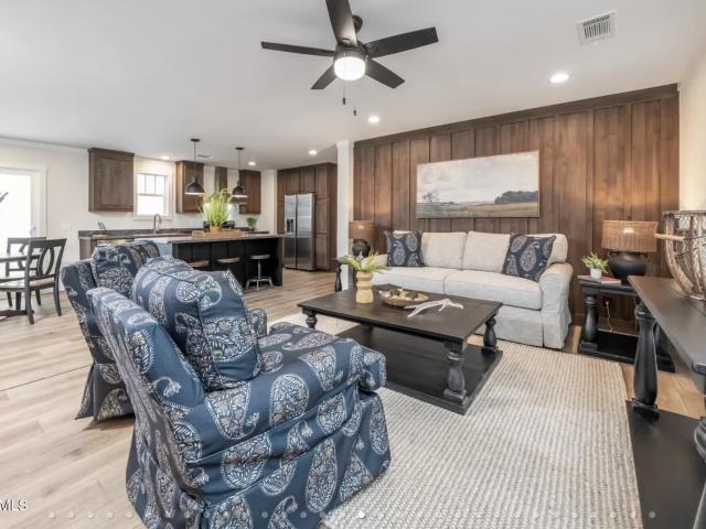 329 Loganberry Lane
