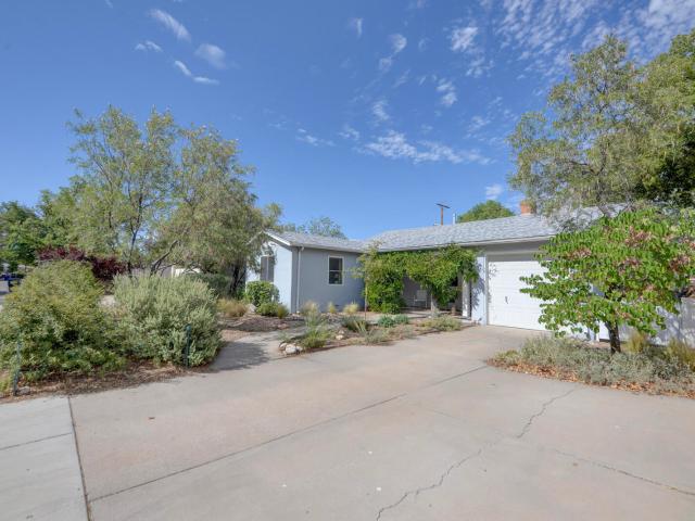 329 Montclaire Drive NE