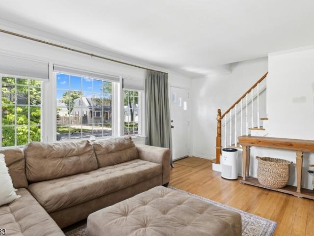 329 Maplewood Ave
