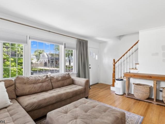 329 Maplewood Ave