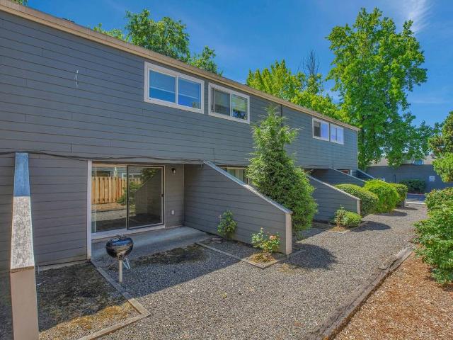 #329 MAPLE VIEW APARTMENTS 2 Bedroom Apartment for Rent at 11900 Sw Allen Blvd, Beaverton, OR 97005 Vose
