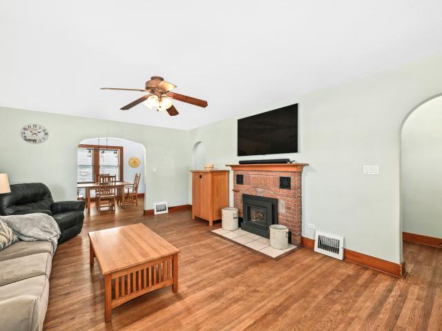 329 N Broad St